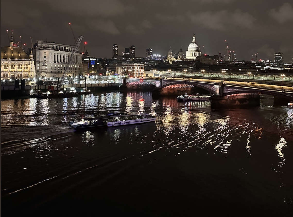 LONDON HOTELS – Enjoy stunning views and sumptuous surroundings at ...